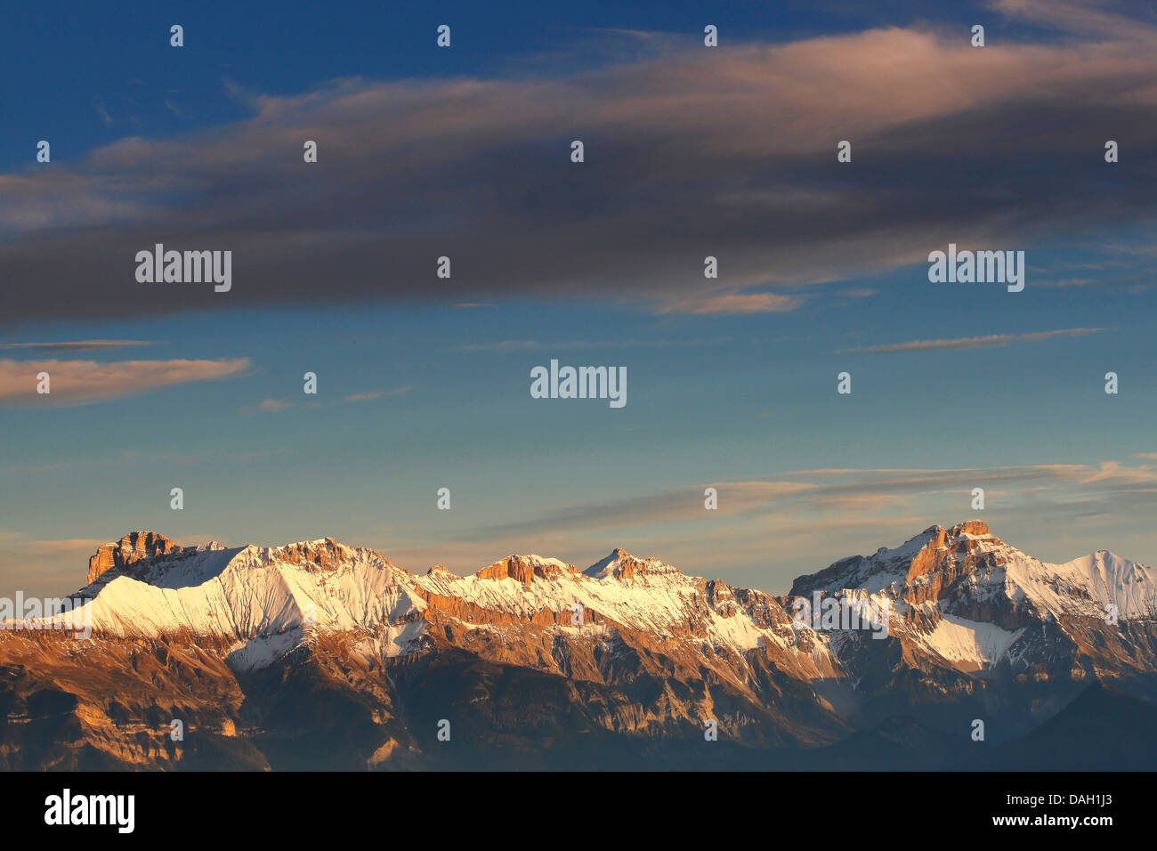 Panoramic snow mountain hi-res stock photography and images - Alamy