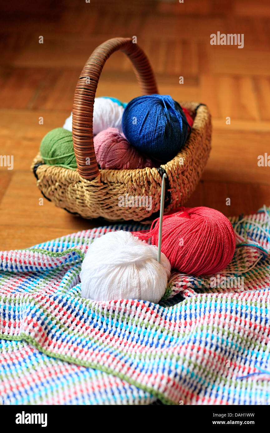 Knitting hook hi-res stock photography and images - Alamy