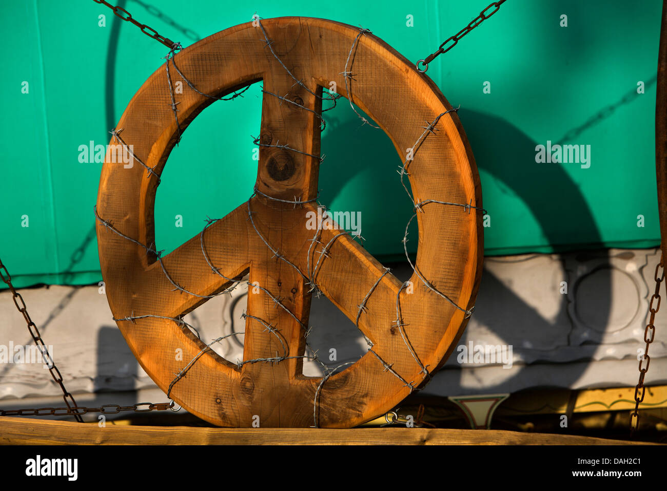 Nuclear disarmament cnd symbol hi-res stock photography and images - Alamy Nuclear disarmament cnd symbol hi-res stock photography and images - Alamy