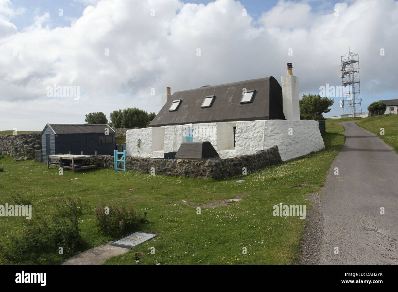 Traditional cottage tiree hi-res stock photography and images - Alamy