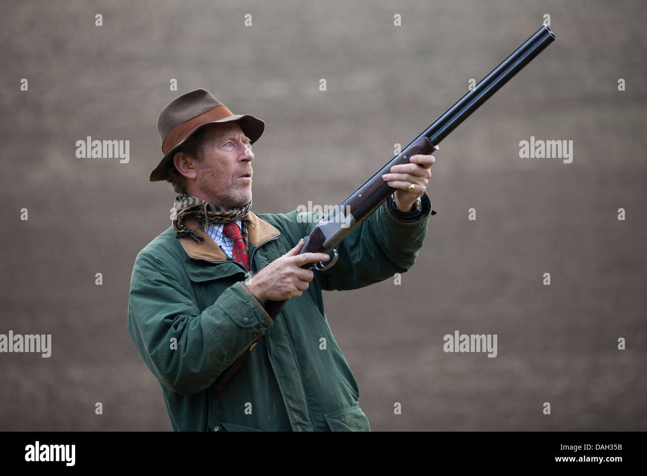 Pheasant shooter hi-res stock photography and images - Alamy