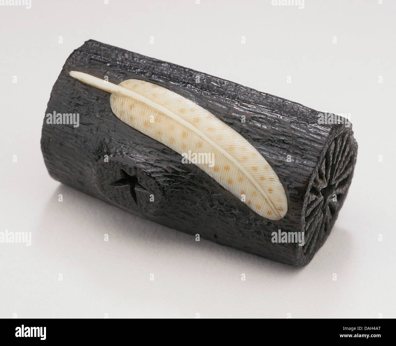 Feather sculpture hi-res stock photography and images - Alamy