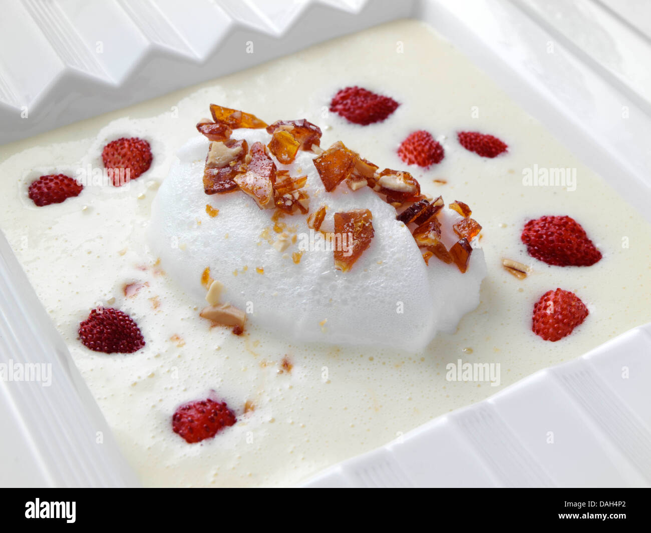 Floating meringue island hi-res stock photography and images - Alamy