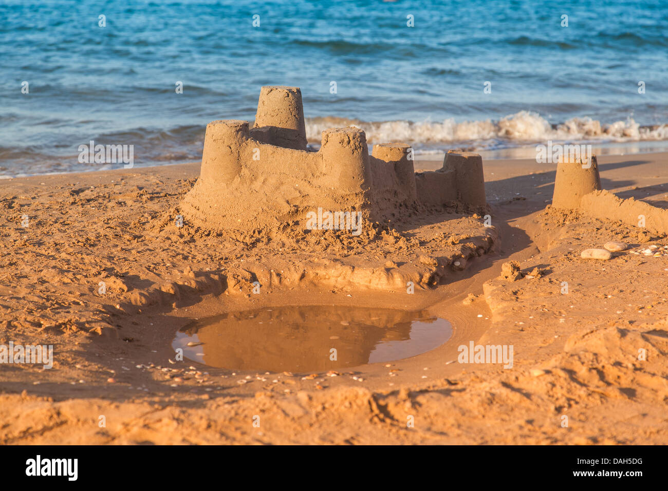 Sandcastle building hi-res stock photography and images - Alamy