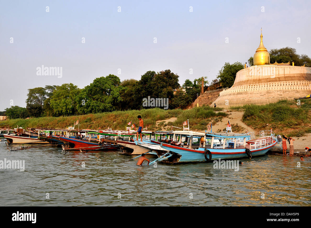 riverside Irrawaddy river Bupaya pagoda Bagan Myanmar Stock Photo - Alamy