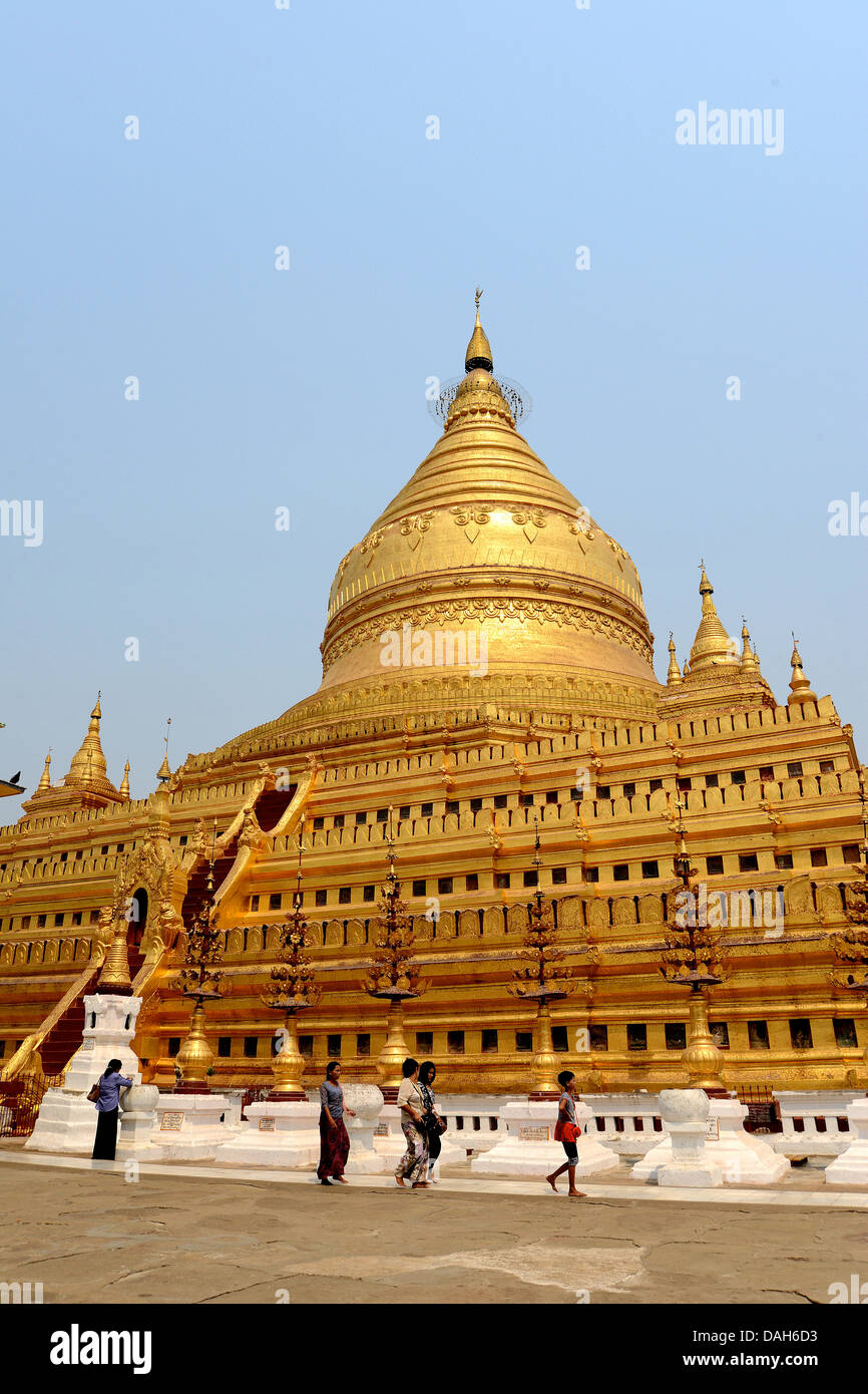 Shwezigon temple Bagan Myanmar Stock Photo - Alamy