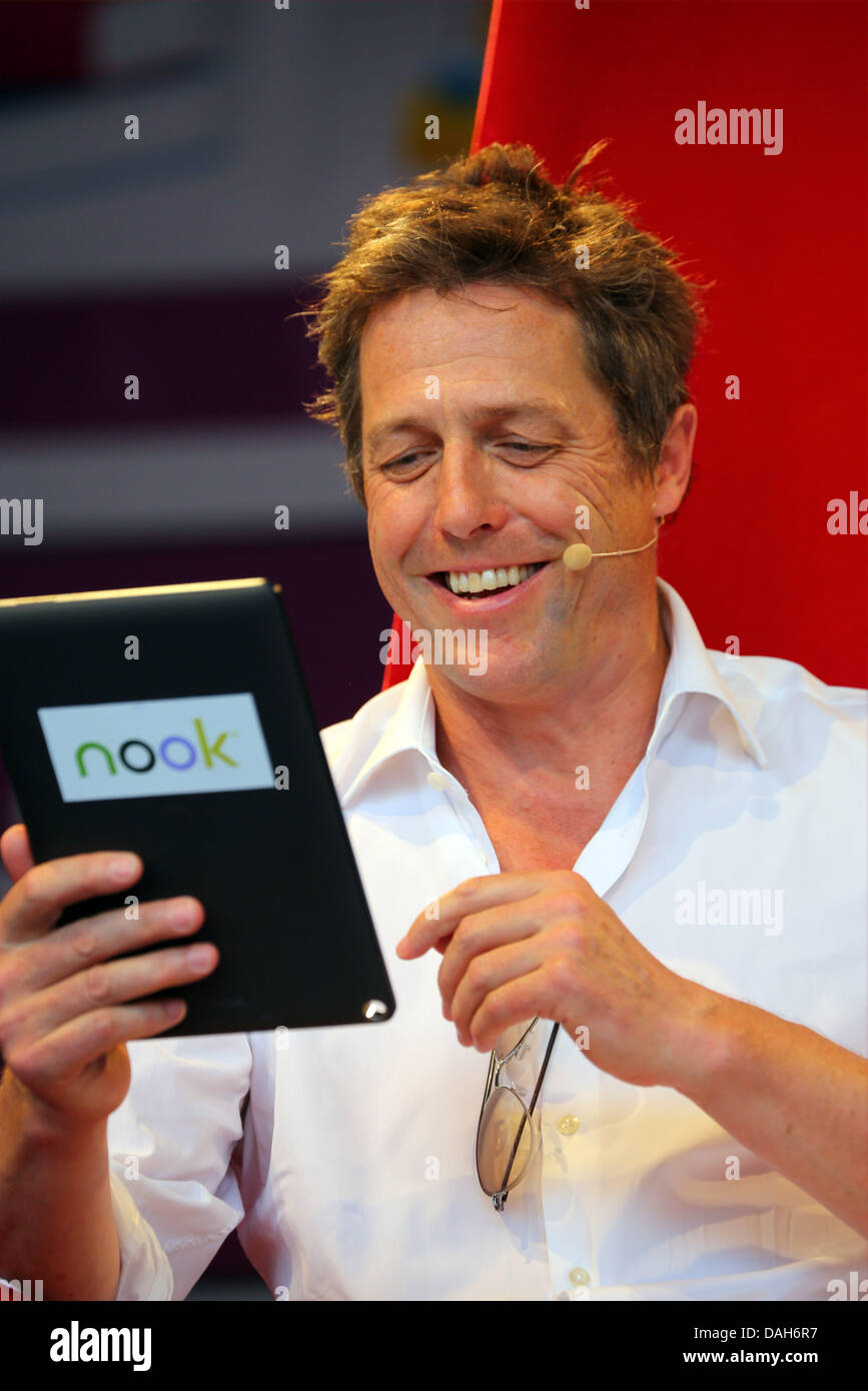Actor hugh grant in england hi-res stock photography and images - Alamy