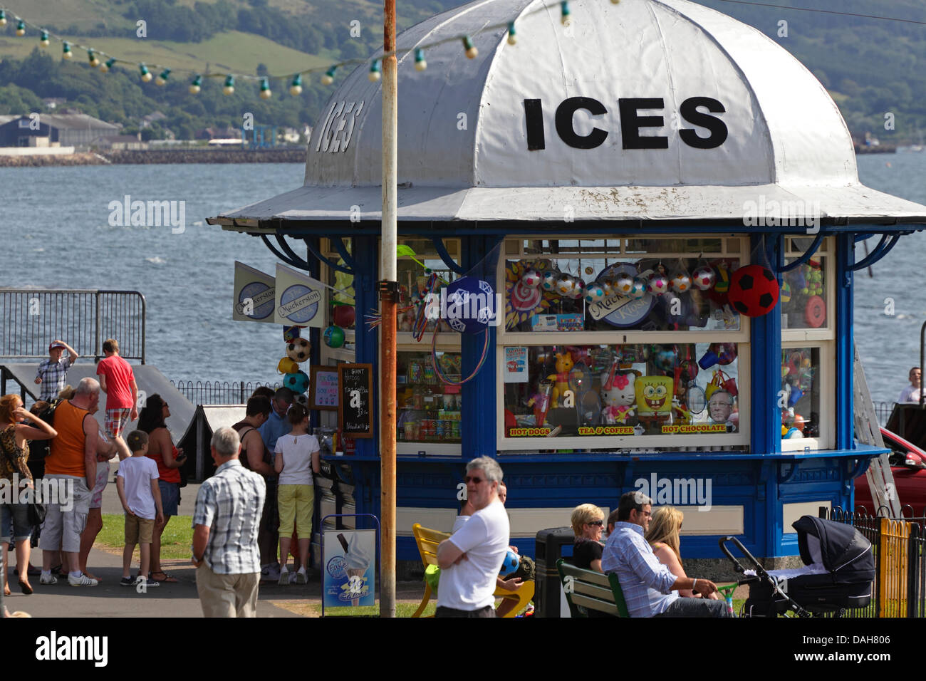 Ice cream kiosk hi-res stock photography and images - Alamy