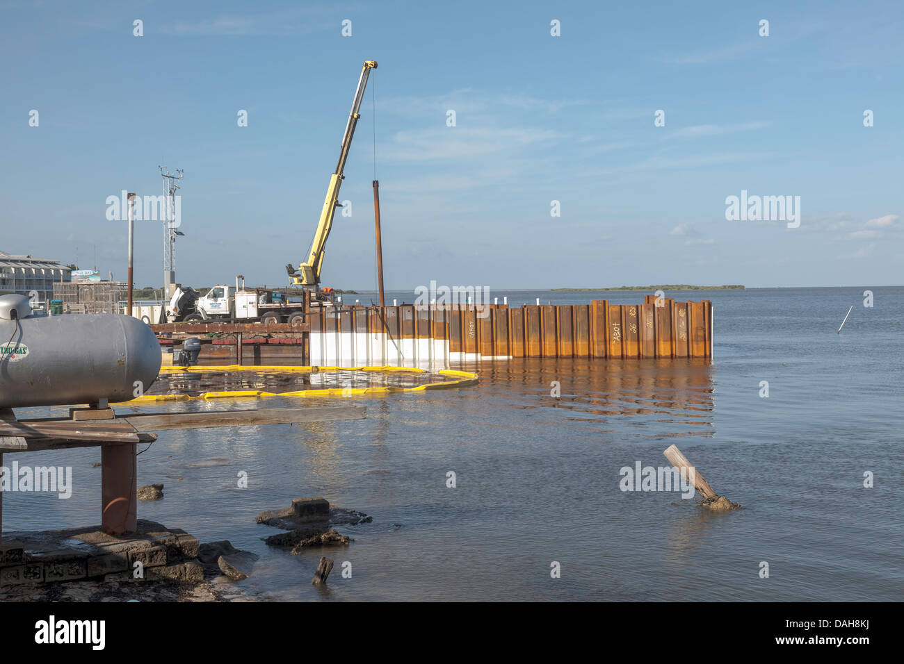 Sheet piling hi-res stock photography and images - Alamy