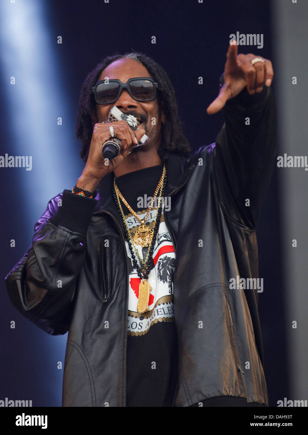 Snoop dogg lion hi-res stock photography and images - Alamy