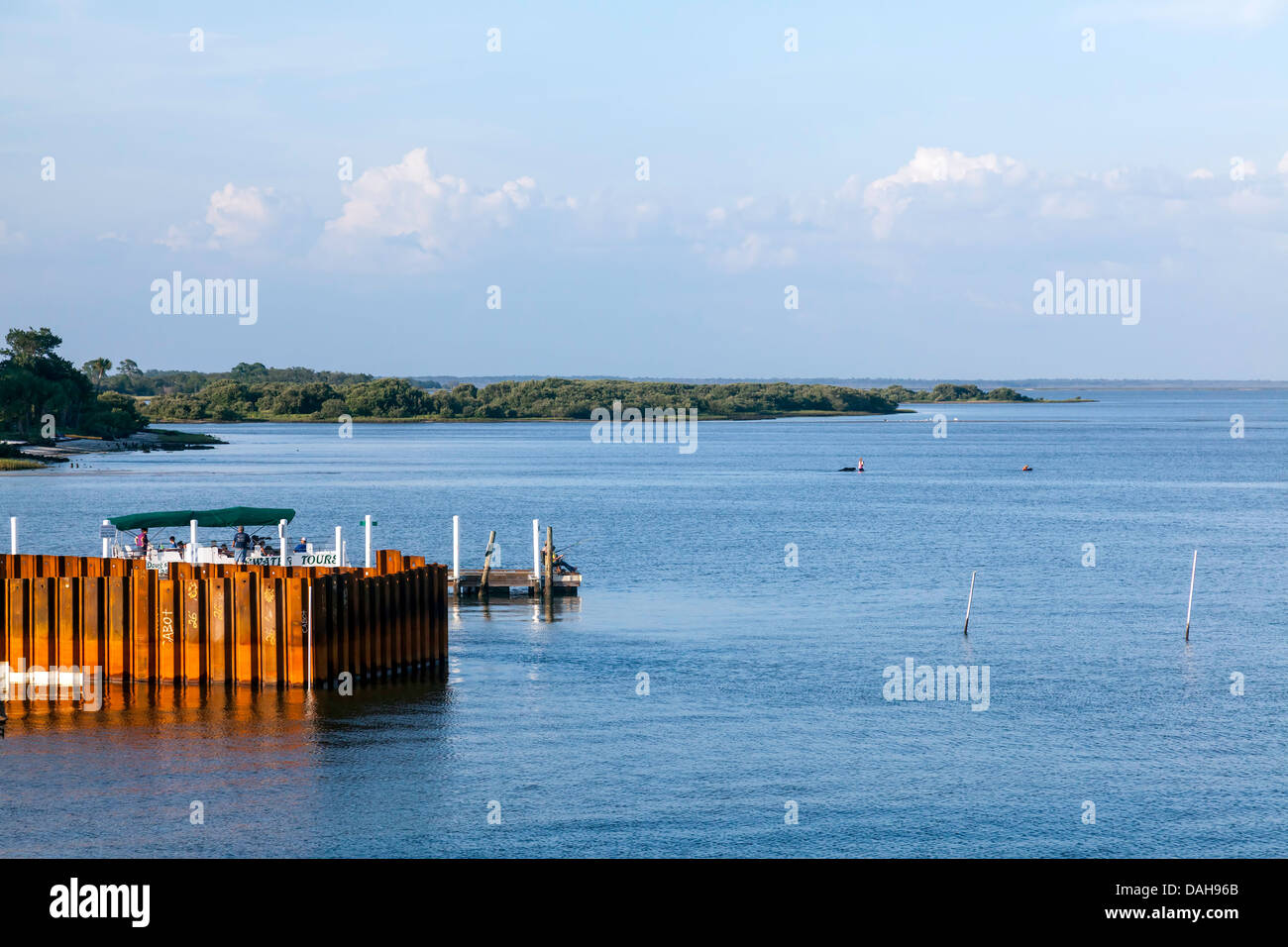 Sheet piling hi-res stock photography and images - Alamy