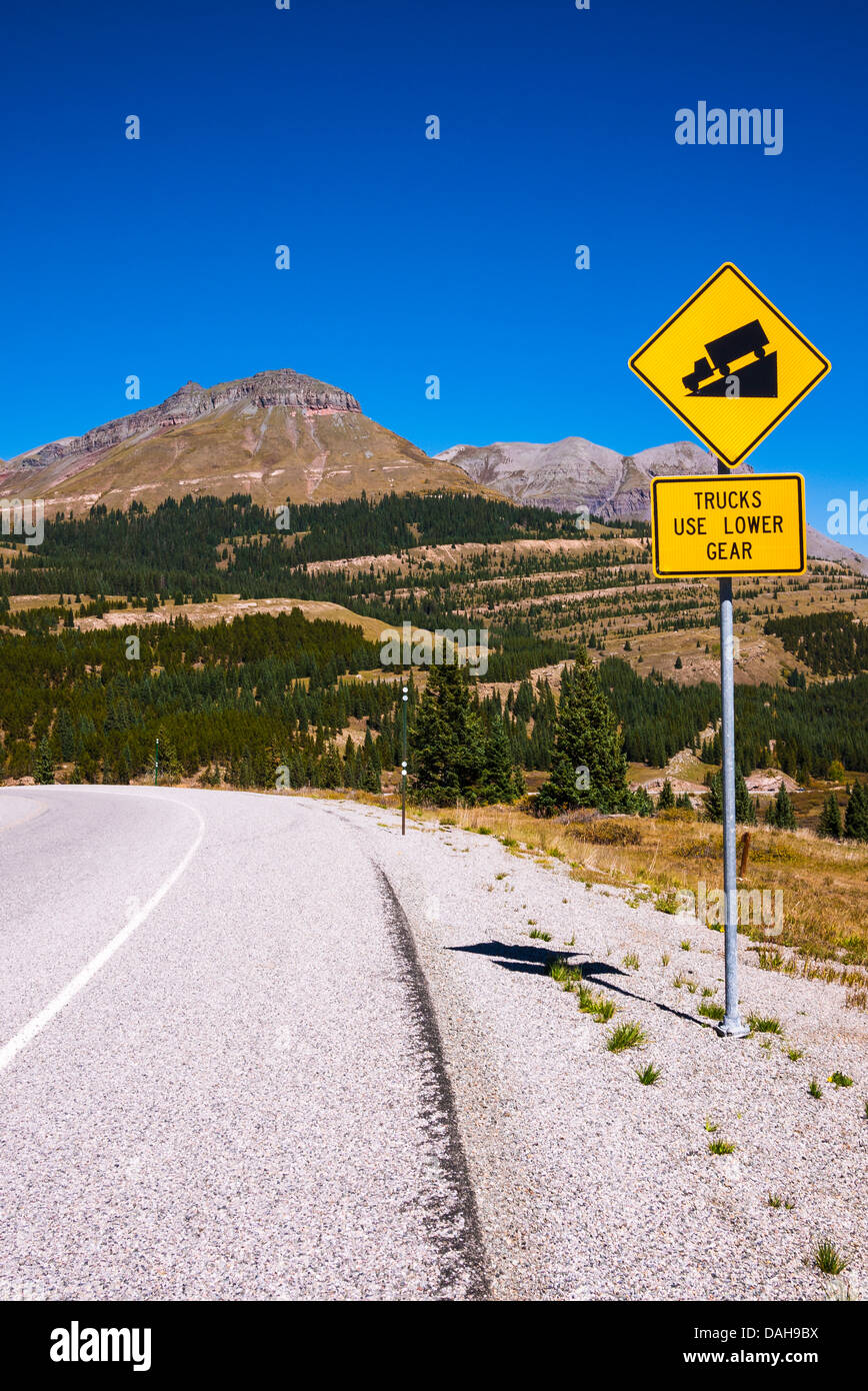 Steep grade truck road sign hi-res stock photography and images - Alamy