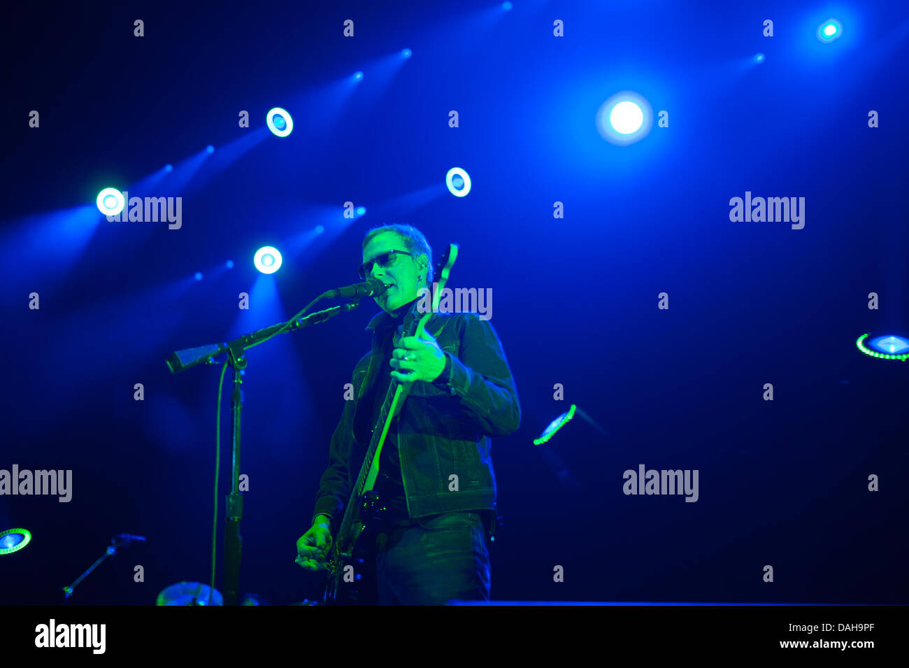 Alice in chains sing hi-res stock photography and images - Alamy