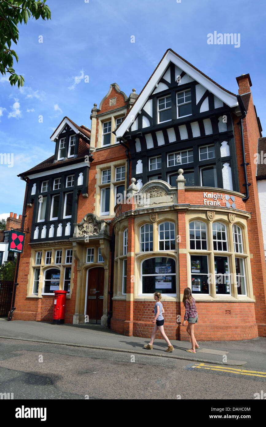 Esher high street hi-res stock photography and images - Alamy