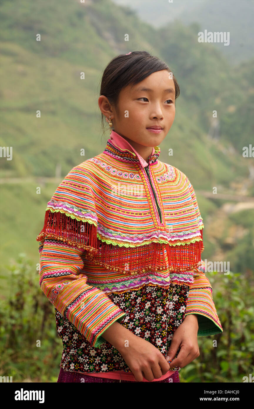 Potrait of a Flower Hmong girl in her brightly embroidered tribal ...