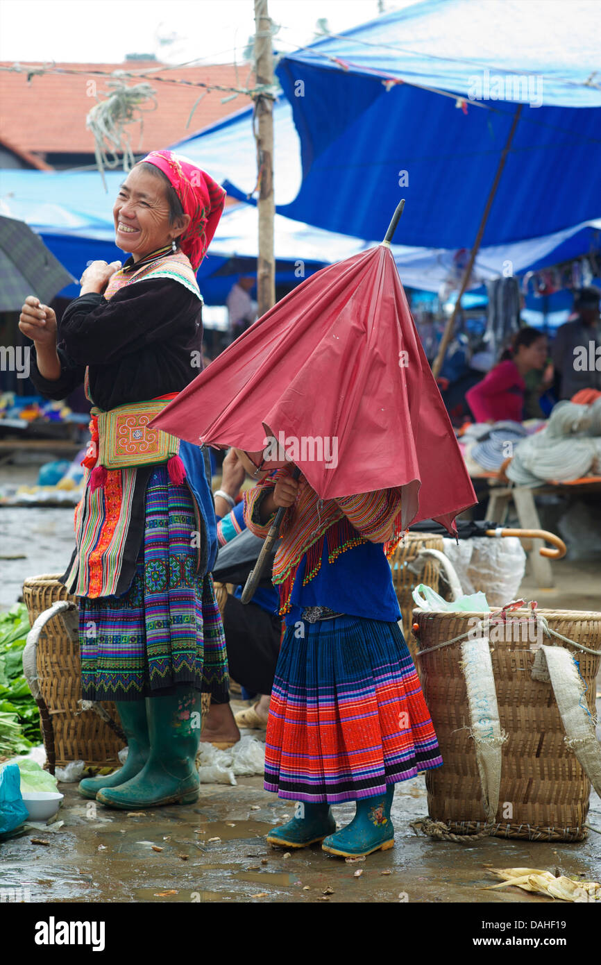 Happy hmong girl hi-res stock photography and images - Alamy