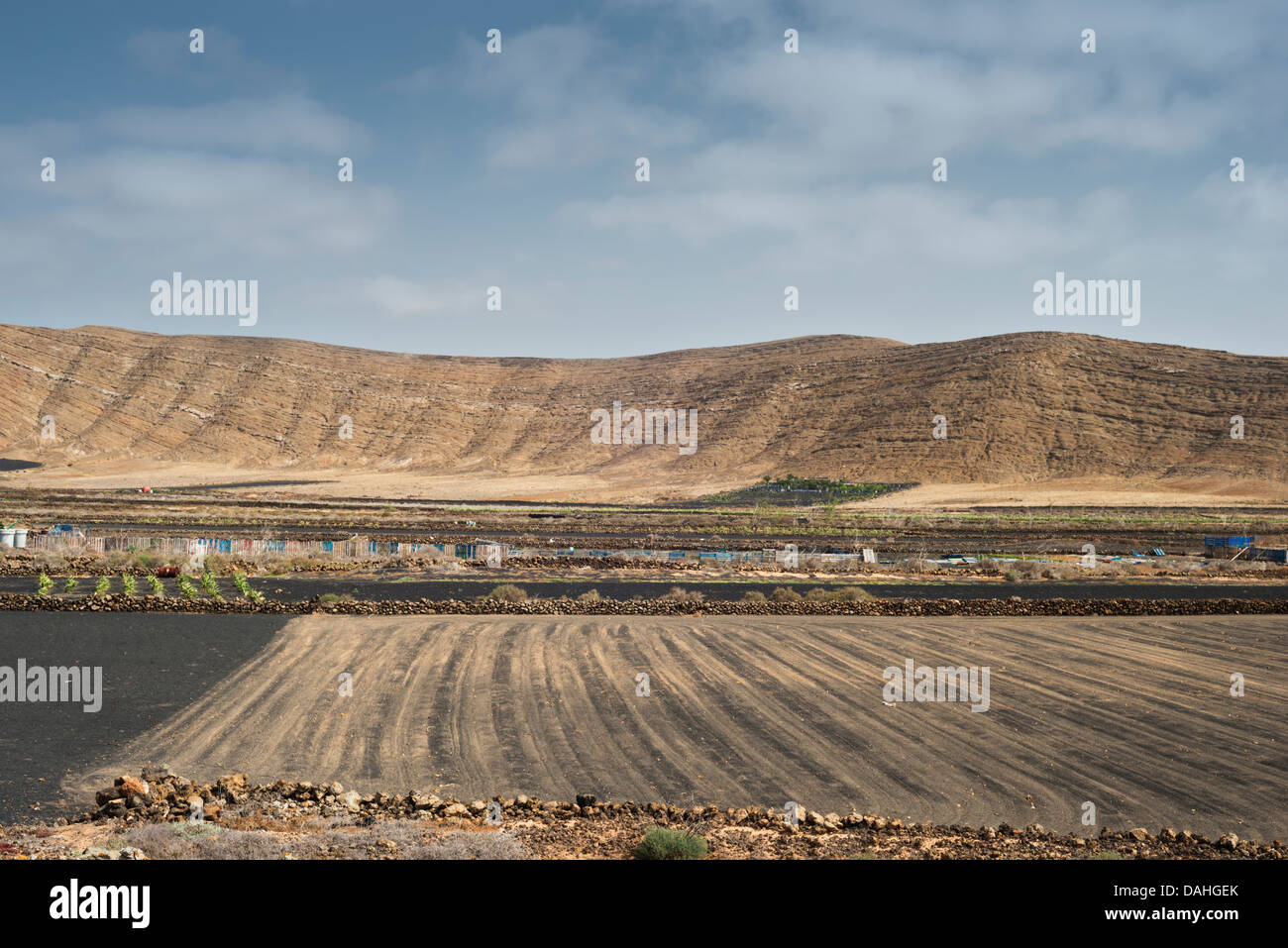 The El Cuchillo Maar, a large hydromagmatic or hydrovolcanic crater ...