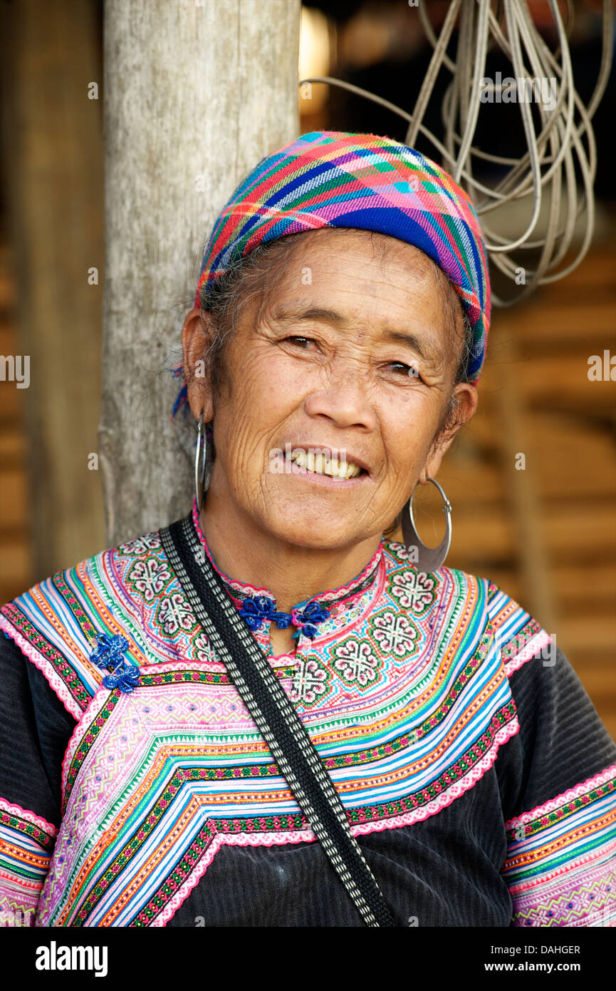Hmong Woman In Sapa Vietnam High Resolution Stock Photography and ...