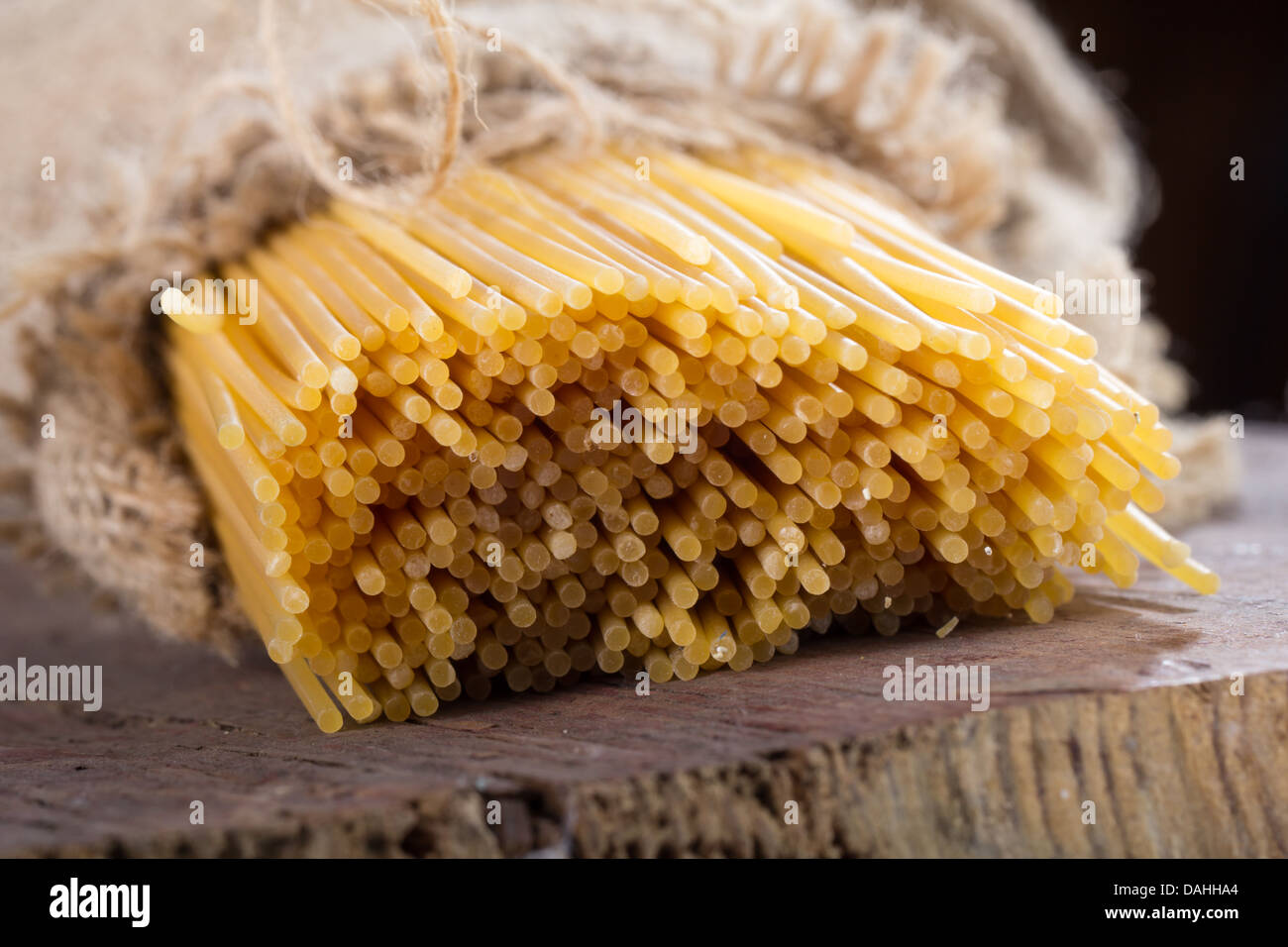 Uncooked Italian spaghetti Stock Photo - Alamy