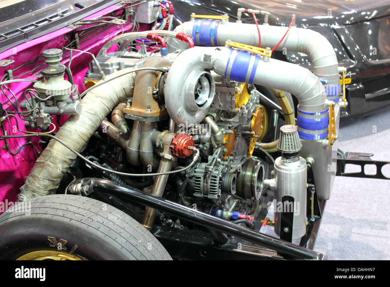 Engine wires hi-res stock photography and images - Alamy