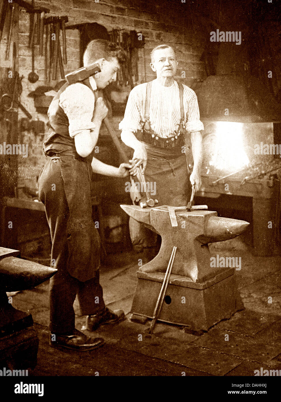 Blacksmith 1900s hi-res stock photography and images - Alamy