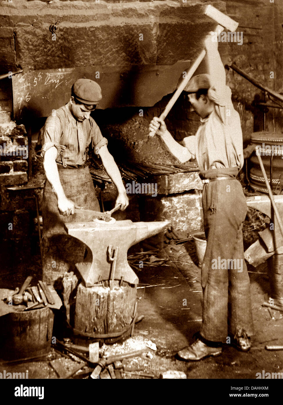 Blacksmith early 1900s Stock Photo: 58164924 - Alamy