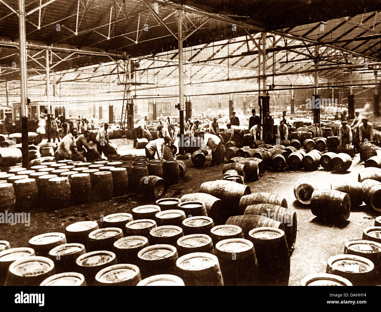 Brewing beer 1900s hi-res stock photography and images - Alamy