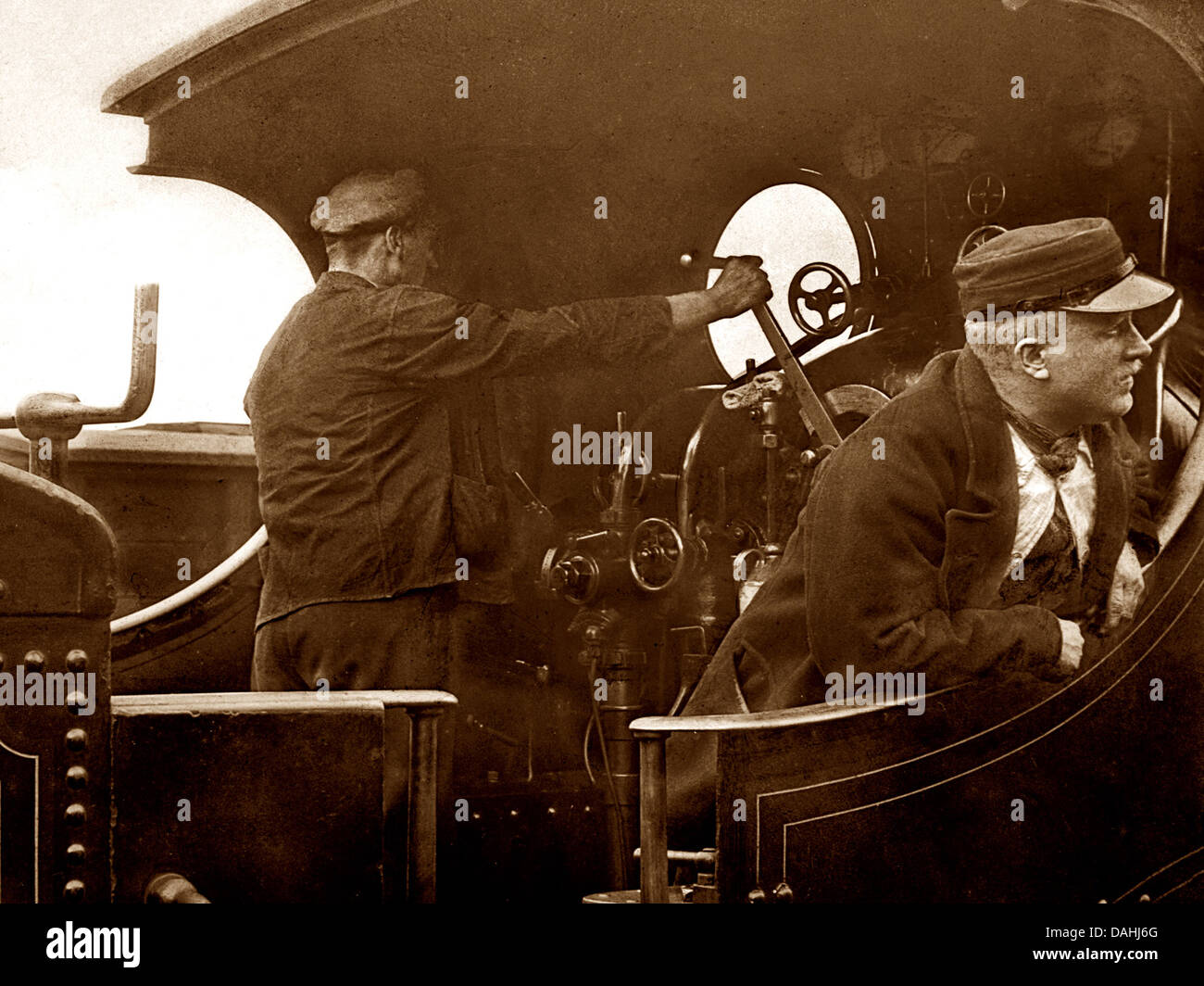 Steam engine and fireman hi-res stock photography and images - Alamy