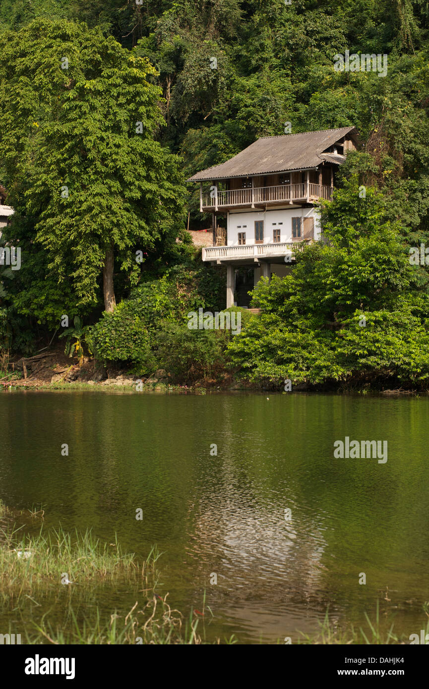 House and guesthouse on Ba Be Lake. Nam Mau commune, Bac Kan district ...