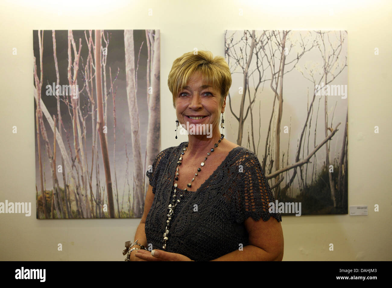 Actress anne kirkbride hi-res stock photography and images - Alamy