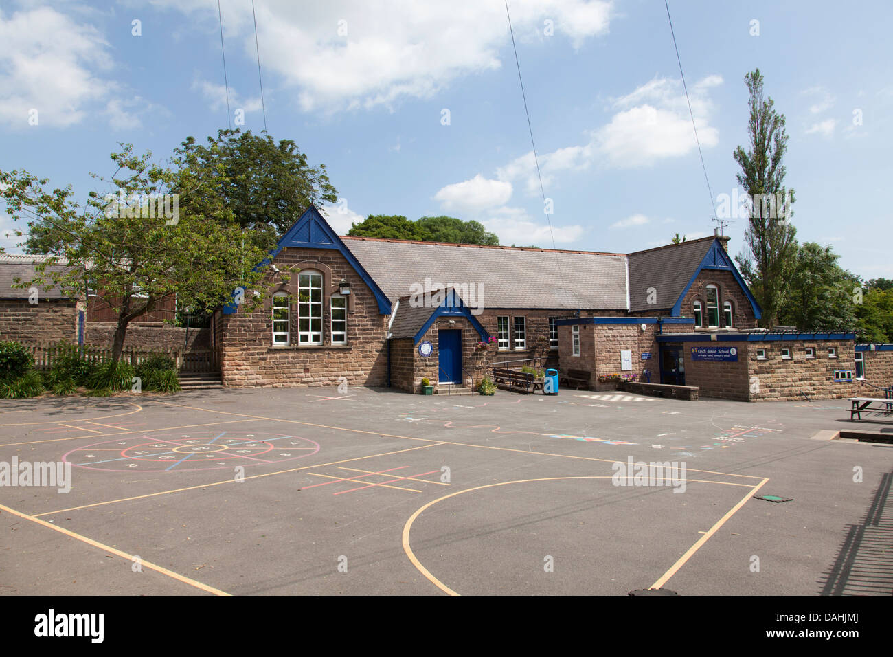 Junior school building hi-res stock photography and images - Alamy