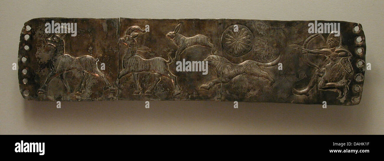 Ceremonial frontlet hi-res stock photography and images - Alamy