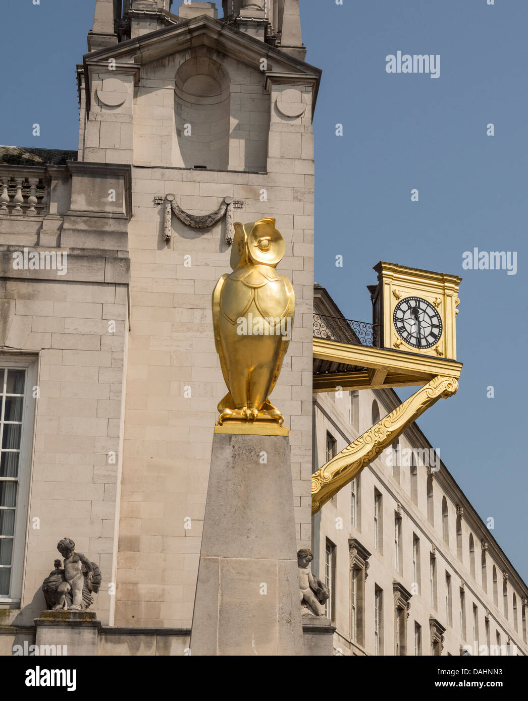 Leeds clock tower hi-res stock photography and images - Alamy