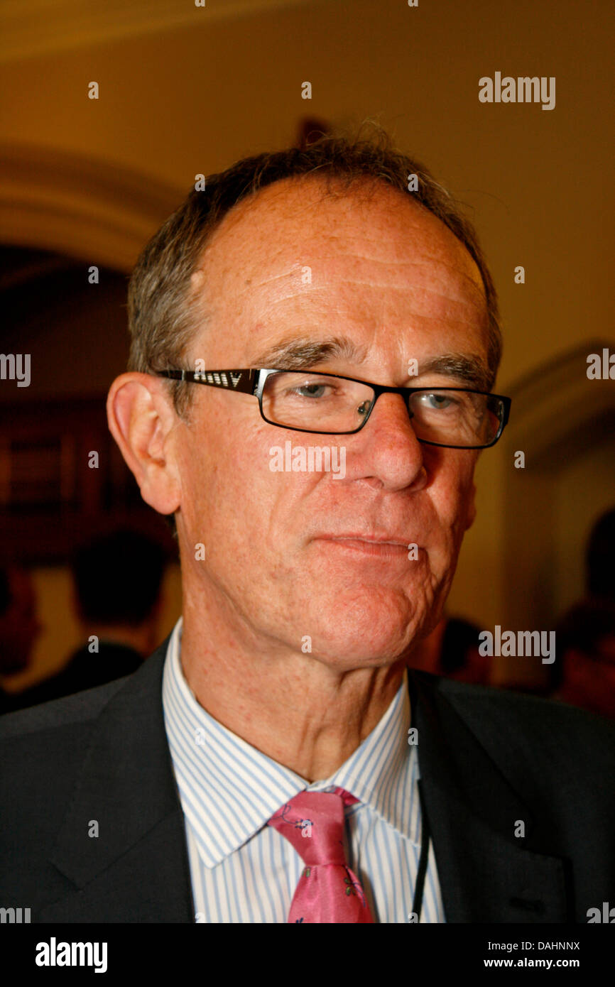 Lord robin teverson hi-res stock photography and images - Alamy