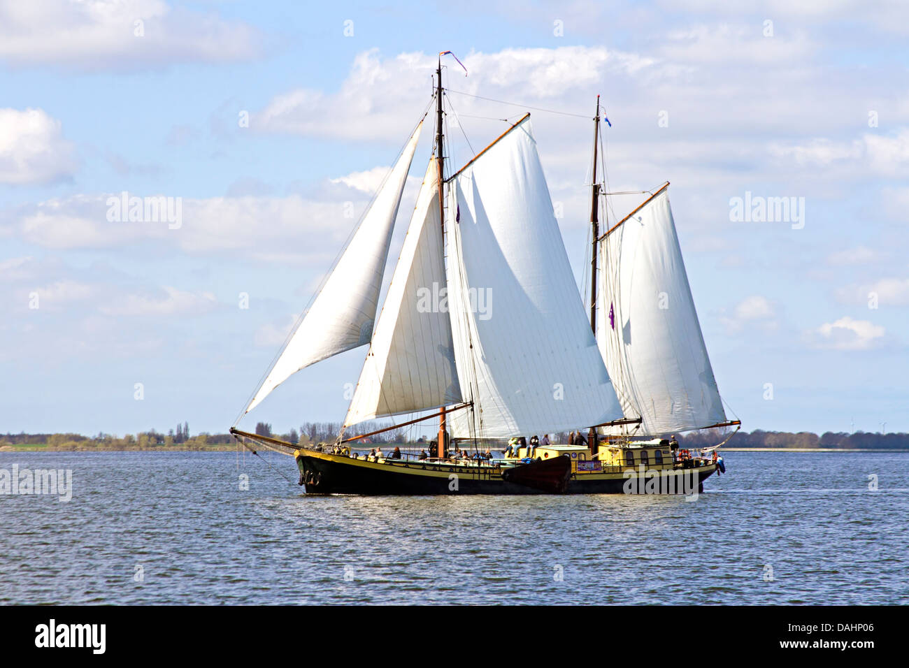 Sailing ship sail medieval hi-res stock photography and images - Alamy