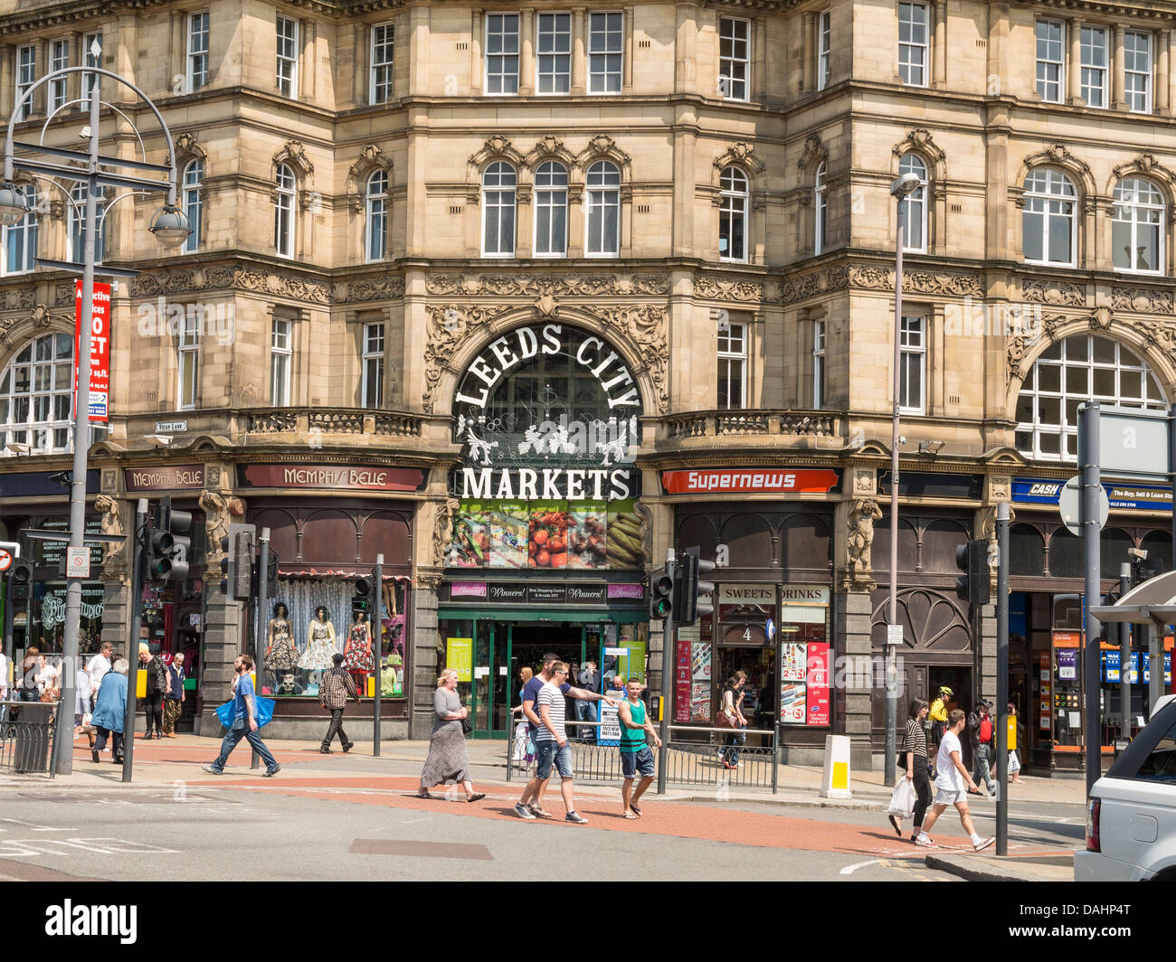 Leeds city hi-res stock photography and images - Alamy