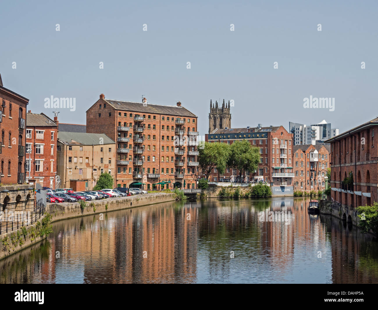 Leeds bridge hi-res stock photography and images - Alamy