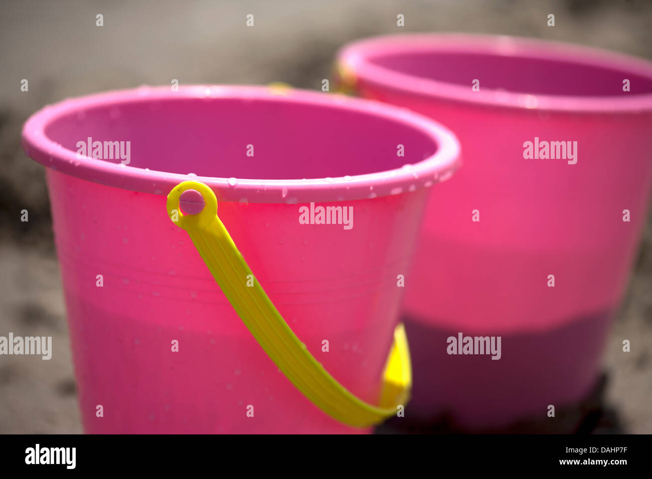Bucket buckets hi-res stock photography and images - Alamy