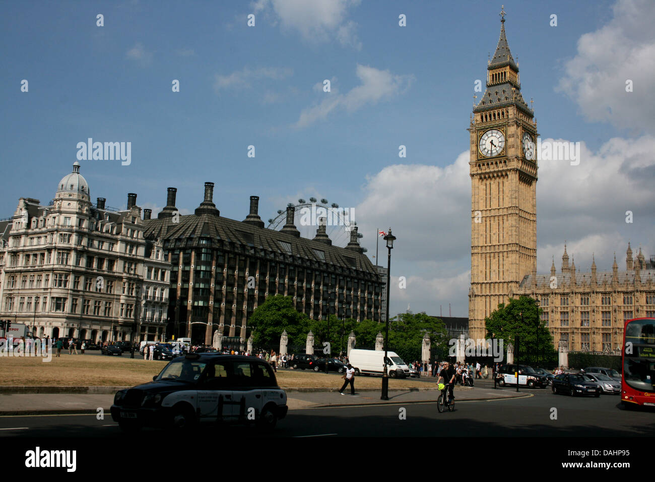 House of parliament london grass hi-res stock photography and images ...