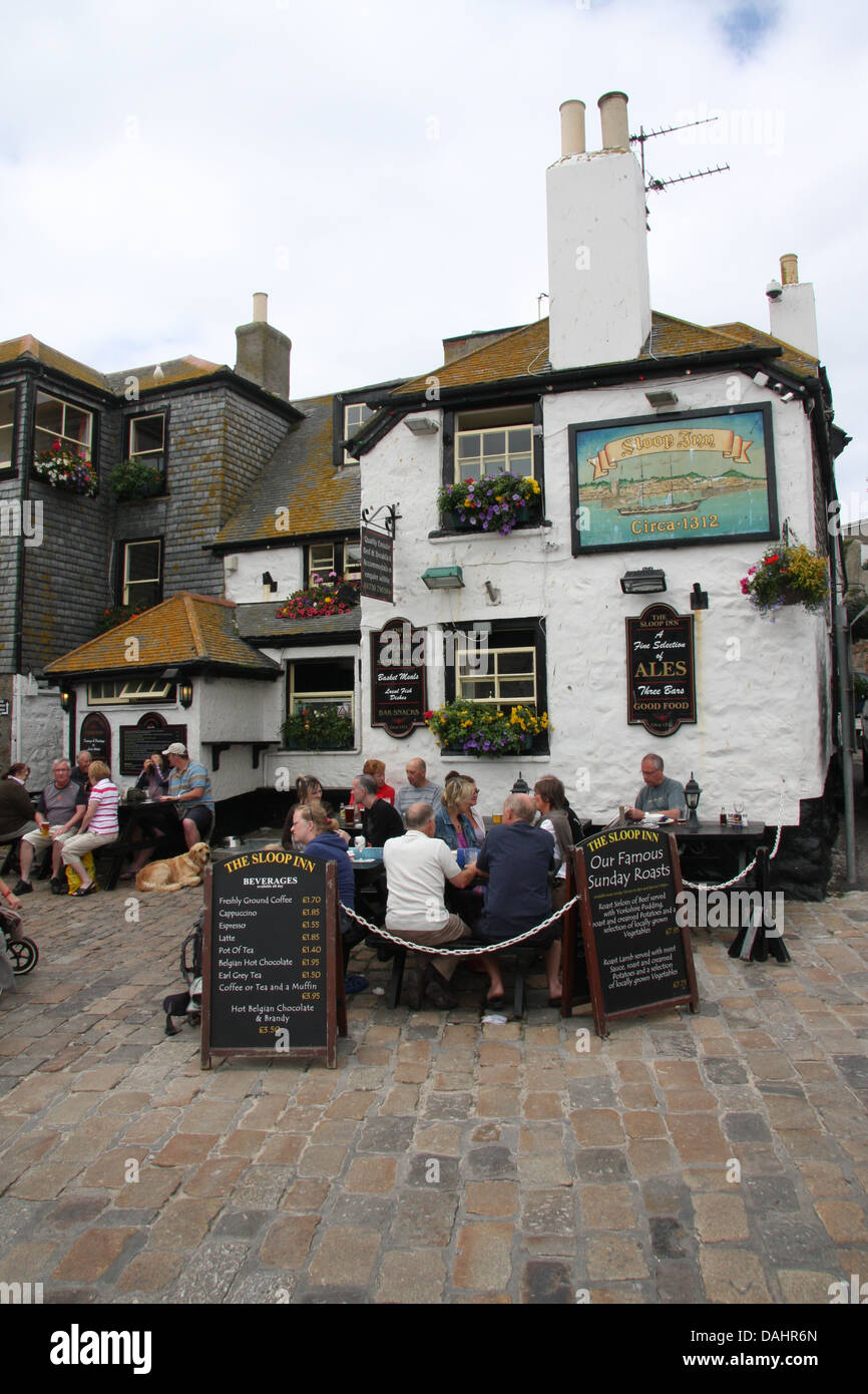 Pub in St Ives, Cornwall, United Kingdom Stock Photo - Alamy