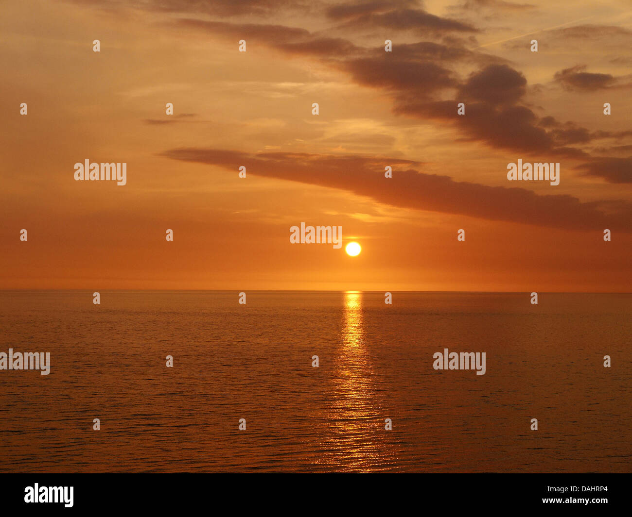 Sunset sun nobody uk hi-res stock photography and images - Alamy