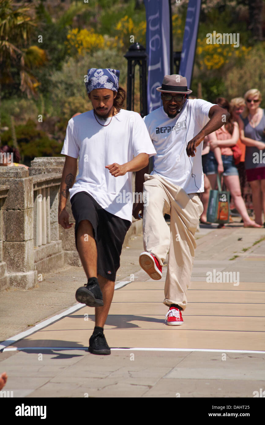 Throwdown hi-res stock photography and images - Alamy