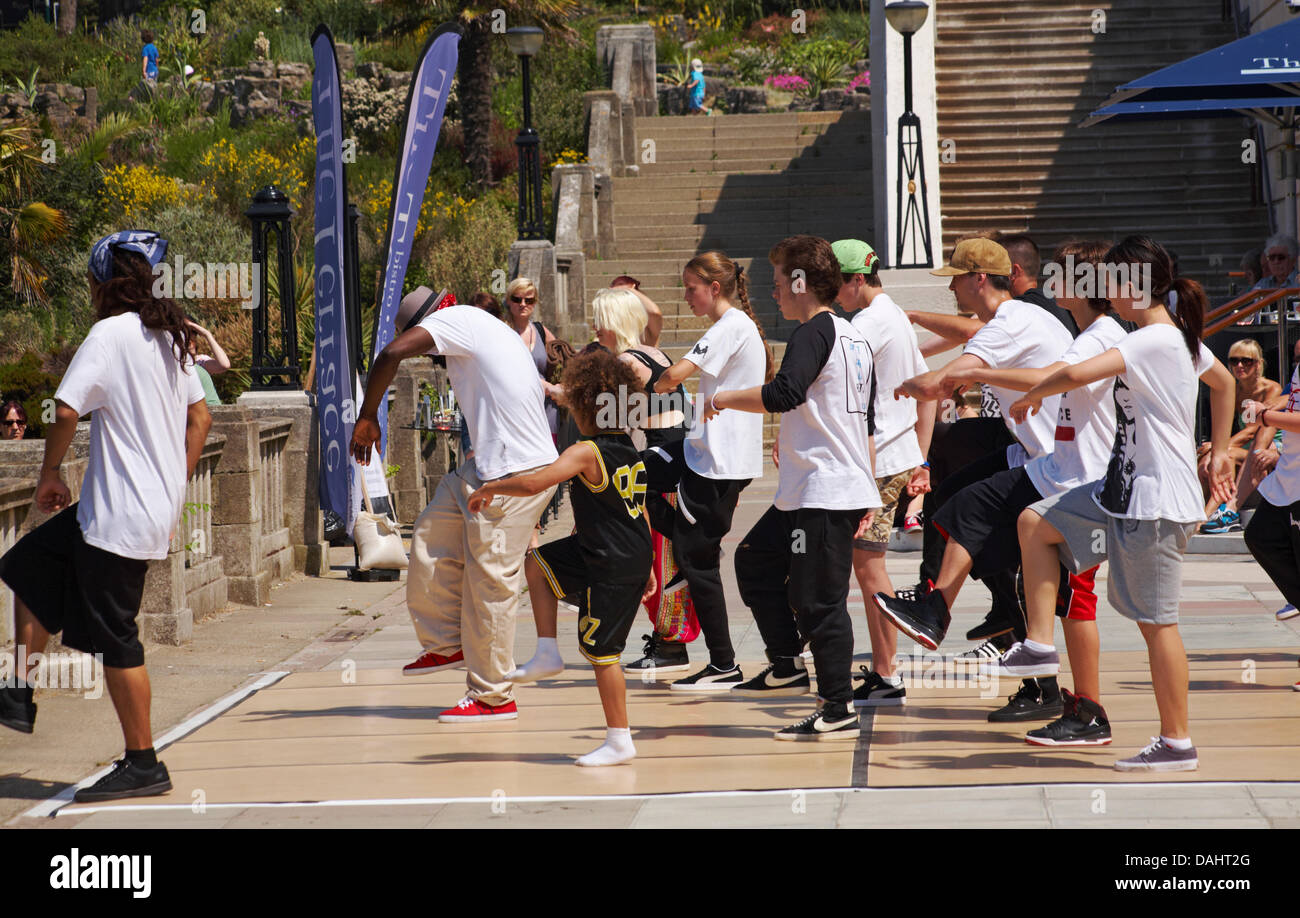 Throwdown hi-res stock photography and images - Alamy