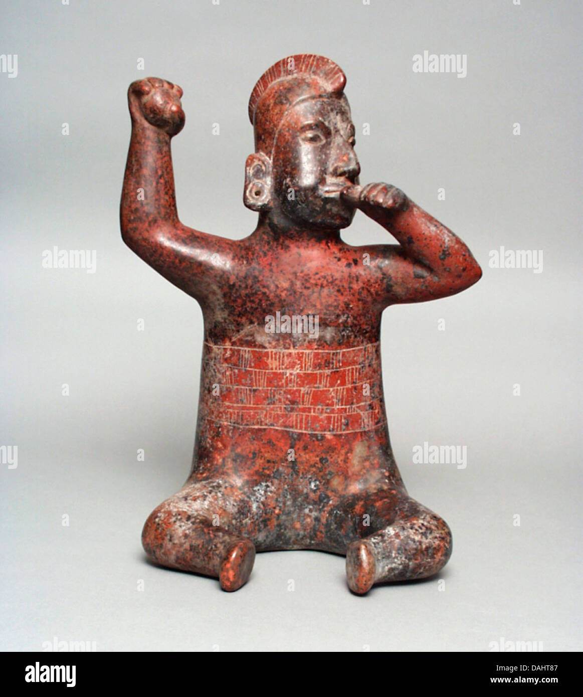 Seated humanoid form hi-res stock photography and images - Alamy