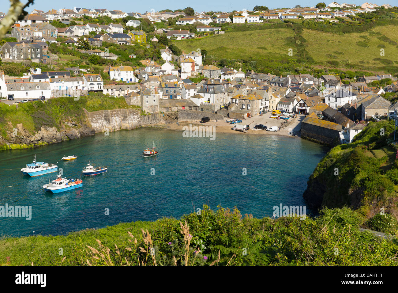 Port isaac harbour bay on hi-res stock photography and images - Alamy