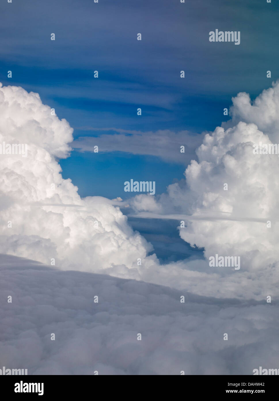 Withe and blue hi-res stock photography and images - Alamy