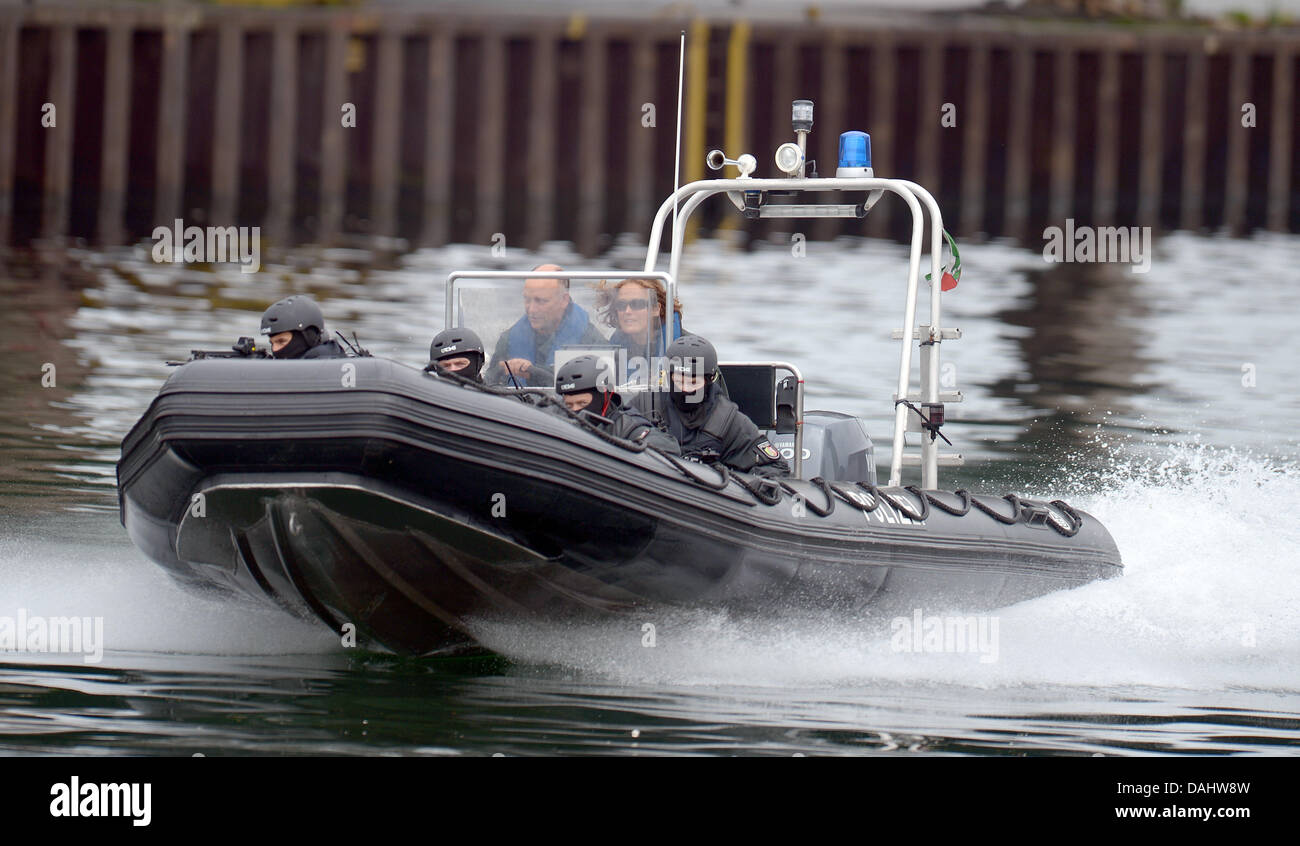 Special boat unit hi-res stock photography and images - Alamy