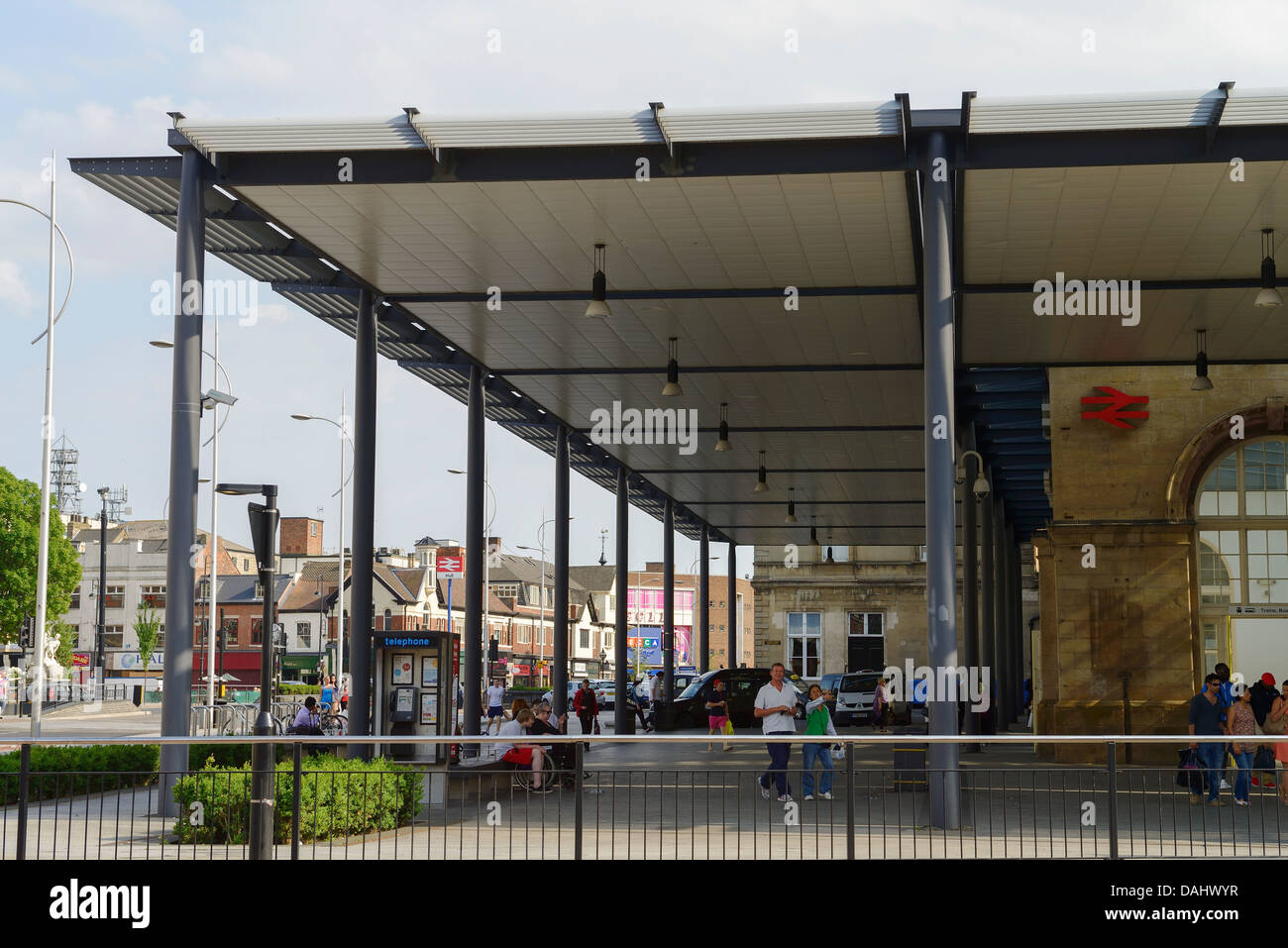 Hull Paragon Interchange railway bus and coach station Stock Photo - Alamy