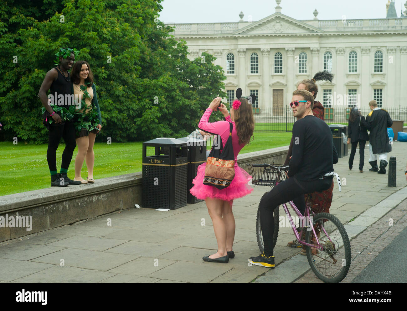 University students party hi-res stock photography and images - Alamy