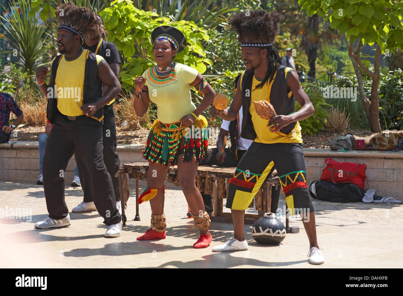 Traditional dancer zimbabwe hi-res stock photography and images - Alamy